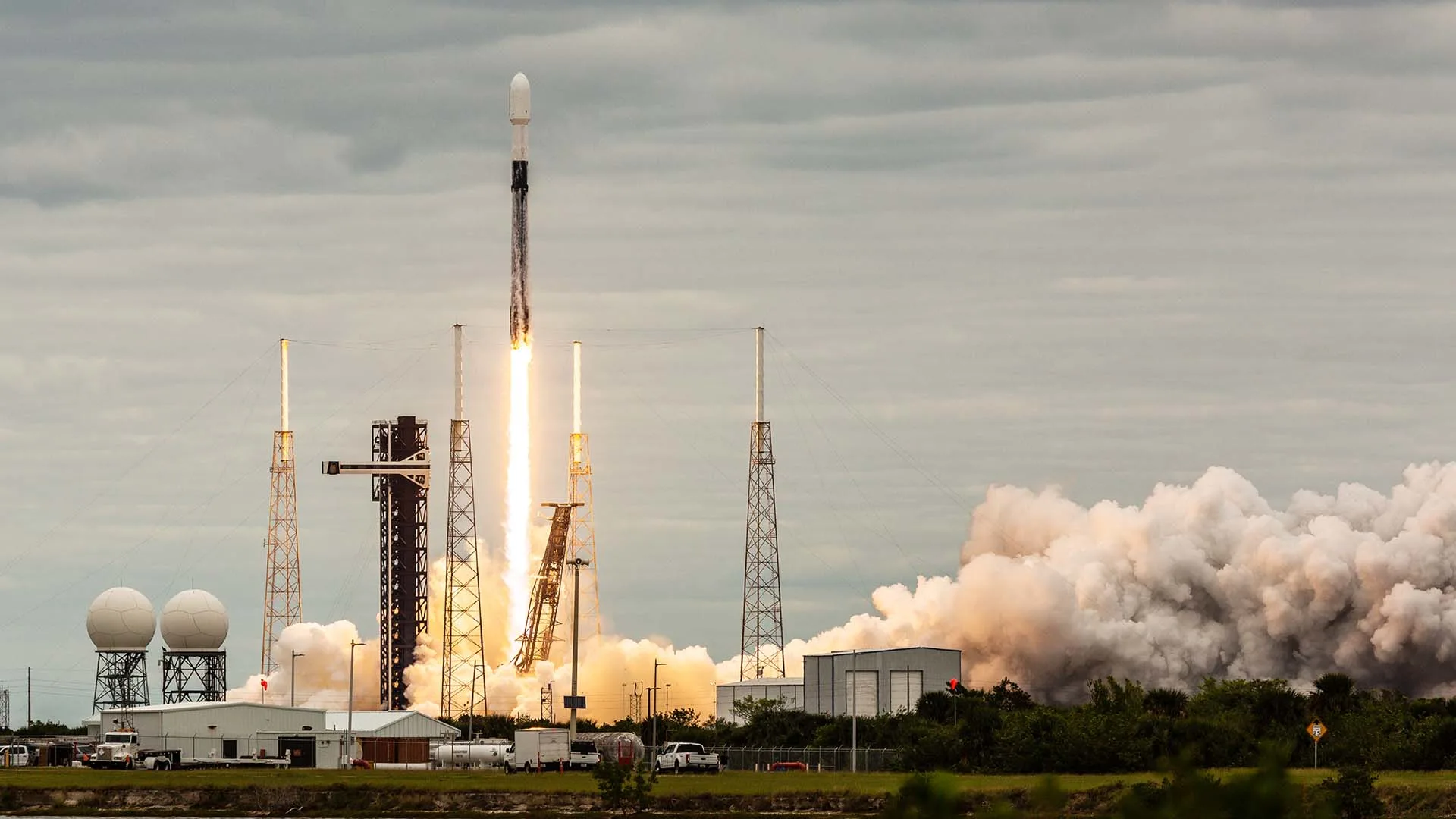 Fact Check: SpaceX holds significant government contracts, primarily ...